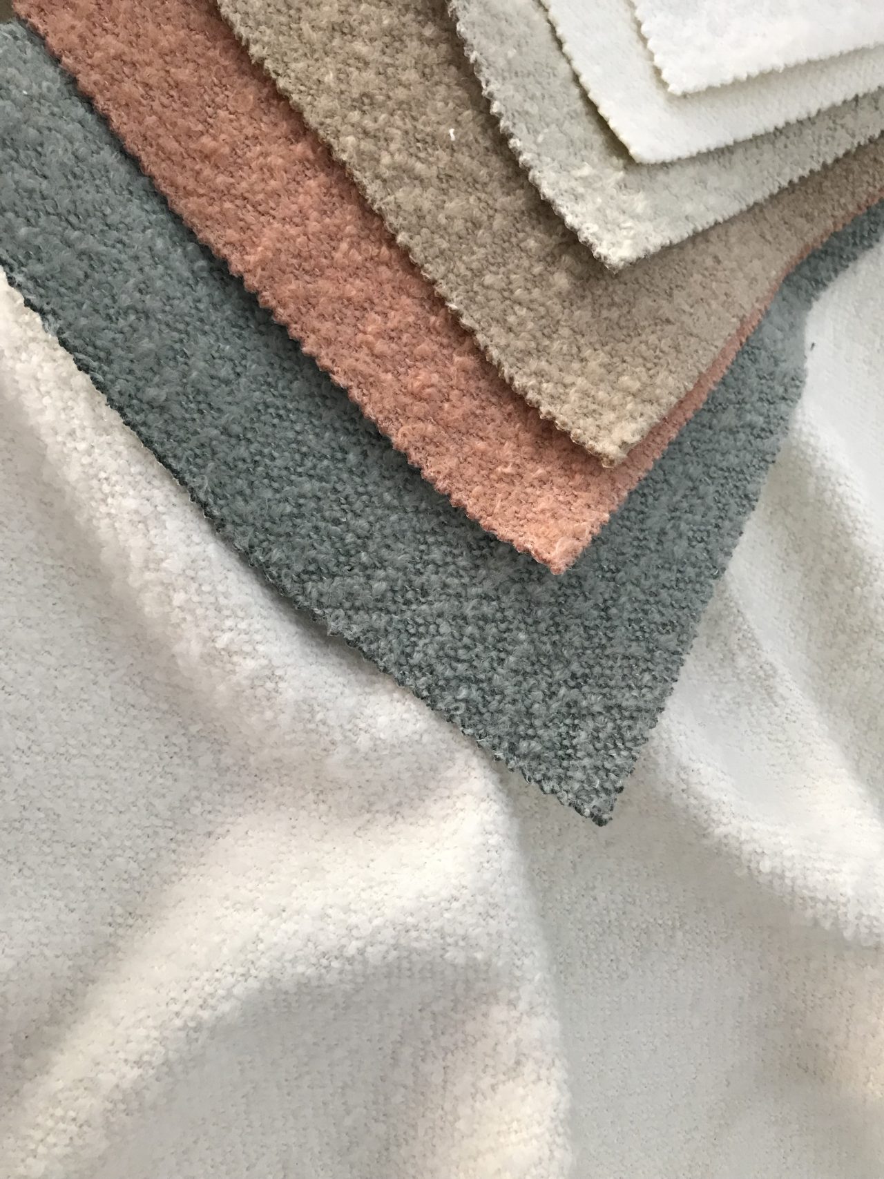 Rizando el rizo: telas bouclé para el invierno - Paula Serrano Comunicación